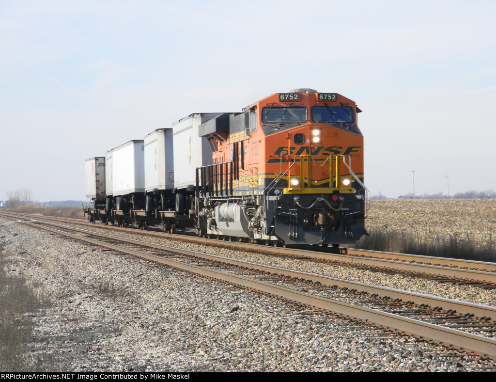 BNSF 6752
